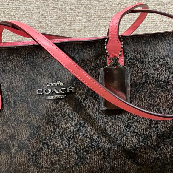 Coach | Bags | Coach Town Tote In Signature Canvas 76636 Brown Pink ...